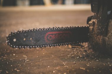 How Tight Should a Chainsaw Chain Be? Guide to Keeping the Right Chain ...