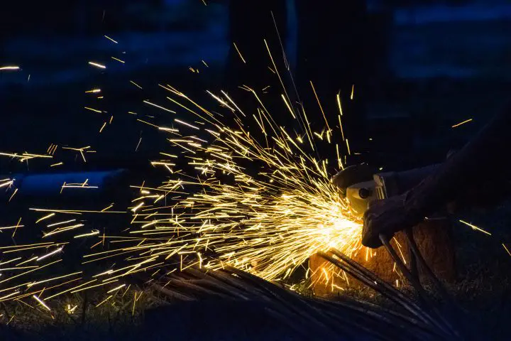 Can a Chainsaw Cut Metal? Using a Chainsaw on Metal GUIDE
